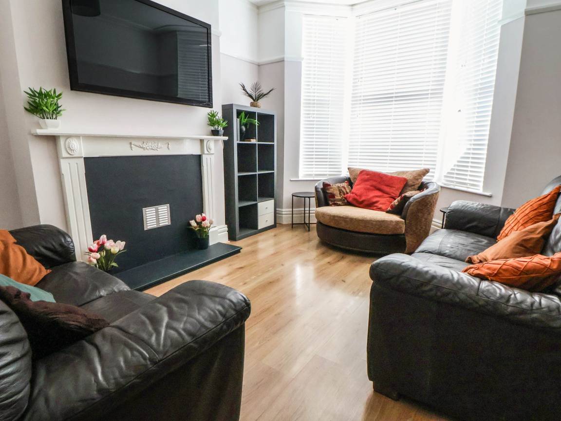 Cottage ∙ 6 Bedrooms ∙ 10 Guests - Guernsey