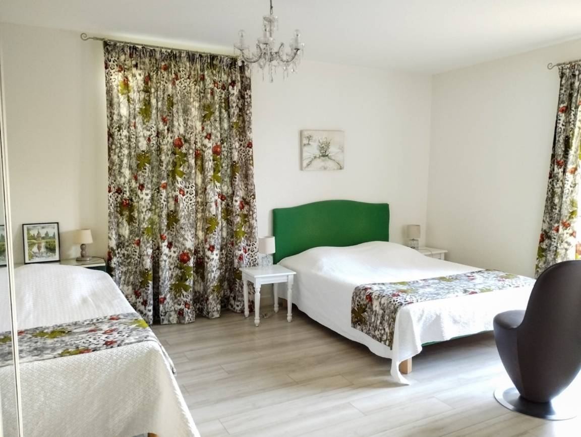 25 M² Chambre D'hôtes ∙ 1 Chambre ∙ 3 Personnes - Montluçon
