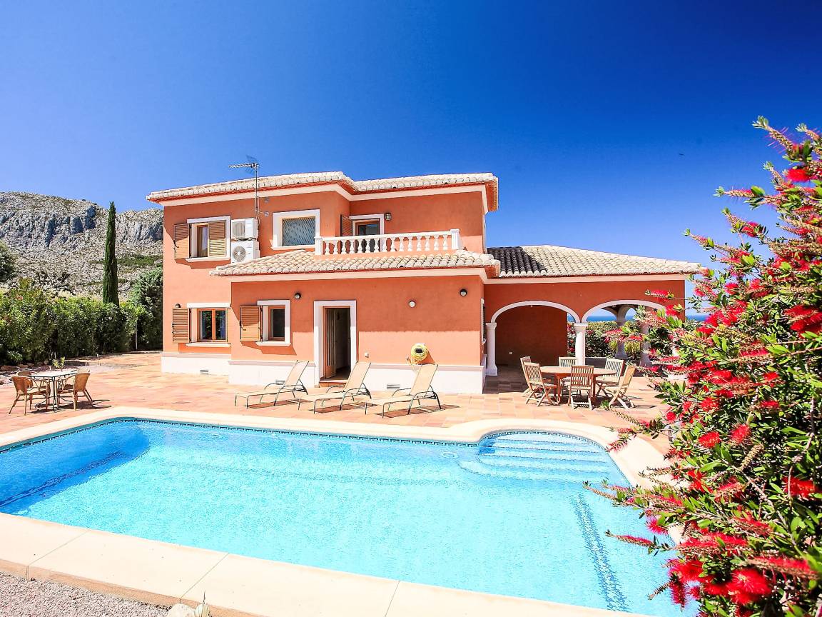 212 M² House ∙ 3 Bedrooms ∙ 6 Guests - Pego
