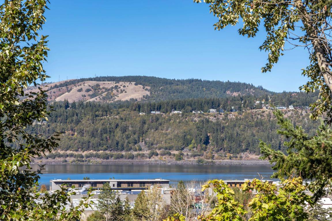 270 M² House ∙ 3 Bedrooms ∙ 8 Guests - White Salmon, WA