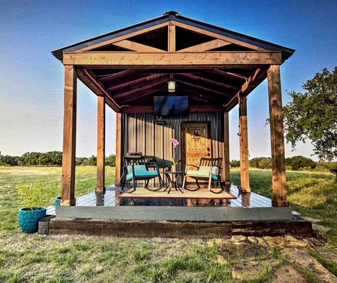 House ∙ 1 Bedroom ∙ 2 Guests - Brownwood, TX