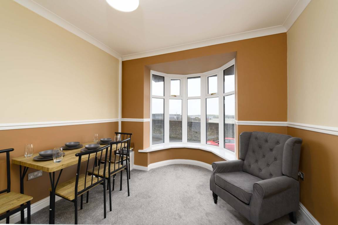 102 M² House ∙ 3 Bedrooms ∙ 6 Guests - Swansea University Bay Campus