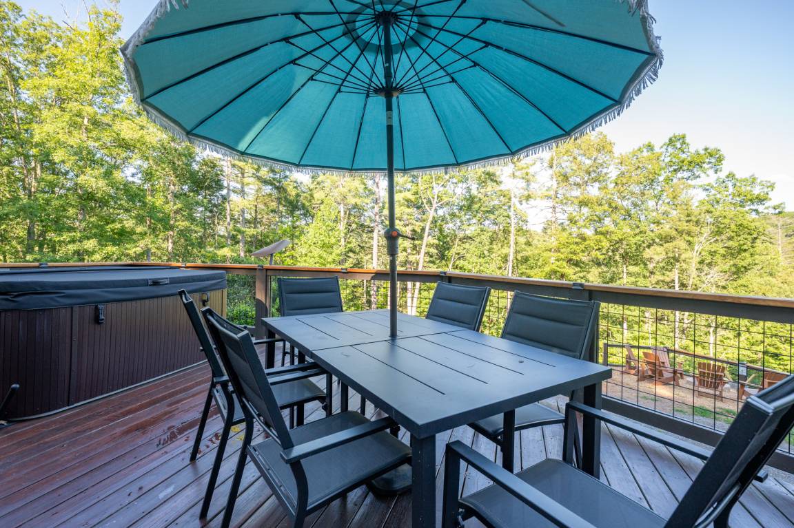 102 M² Cabin ∙ 2 Bedrooms ∙ 6 Guests - Blue Ridge, GA