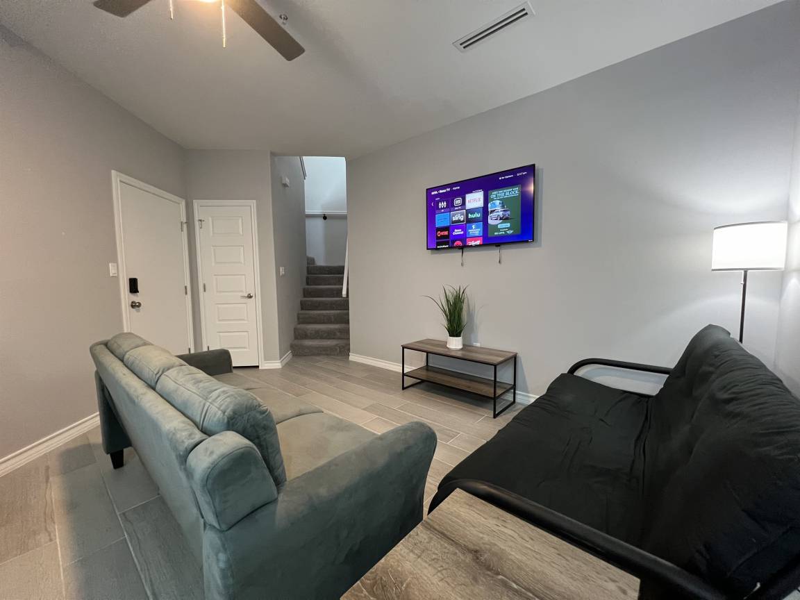 93 M² Condo ∙ 2 Bedrooms ∙ 7 Guests - Brownsville, TX