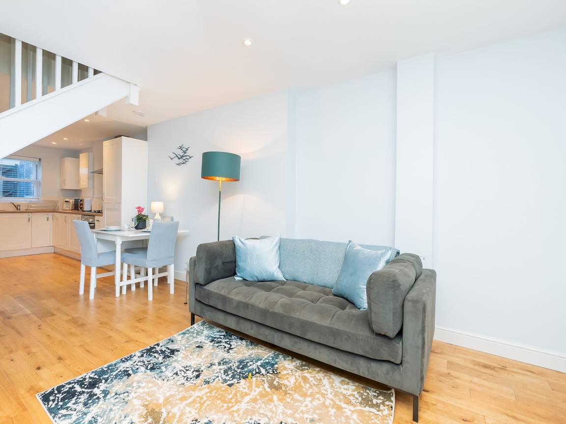 93 M² House ∙ 2 Bedrooms ∙ 3 Guests - Castle Combe