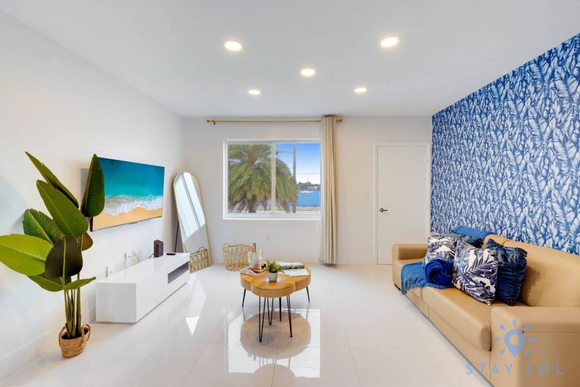 Apartment ∙ 2 Bedrooms ∙ 6 Guests - Hollywood, FL