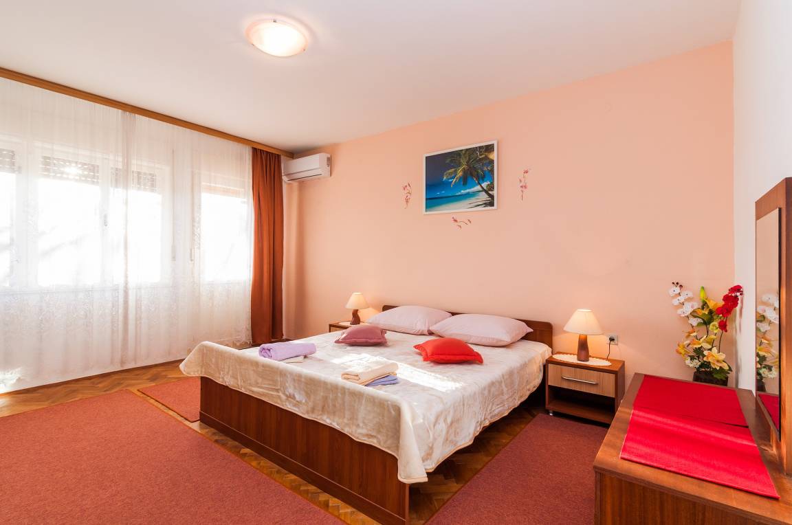 65 M² Ferienwohnung ∙ 3 Schlafzimmer ∙ 5 Gäste - Privlaka
