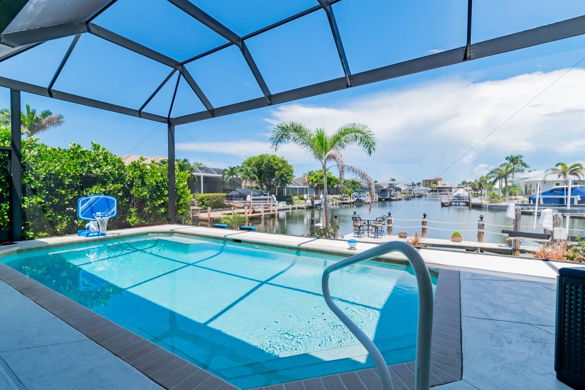 House ∙ 4 Bedrooms ∙ 10 Guests - Marco Island, FL