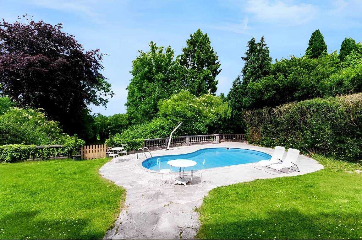 600 M² Maison De Vacances ∙ 5 Chambres ∙ 16 Personnes - Merville
