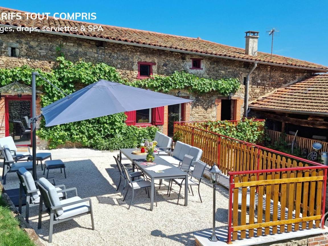 200 M² Cottage ∙ 4 Bedrooms ∙ 10 Guests - Cellieu
