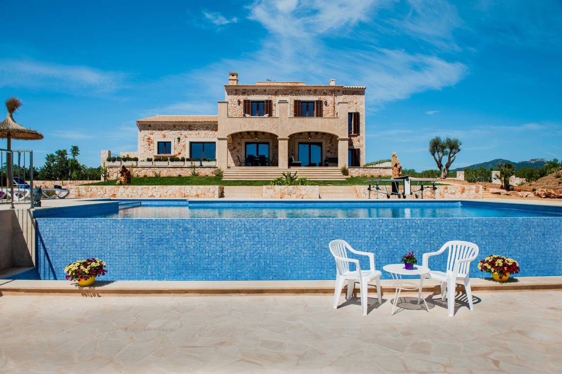585 M² House ∙ 4 Bedrooms ∙ 8 Guests - Cala Santanyí