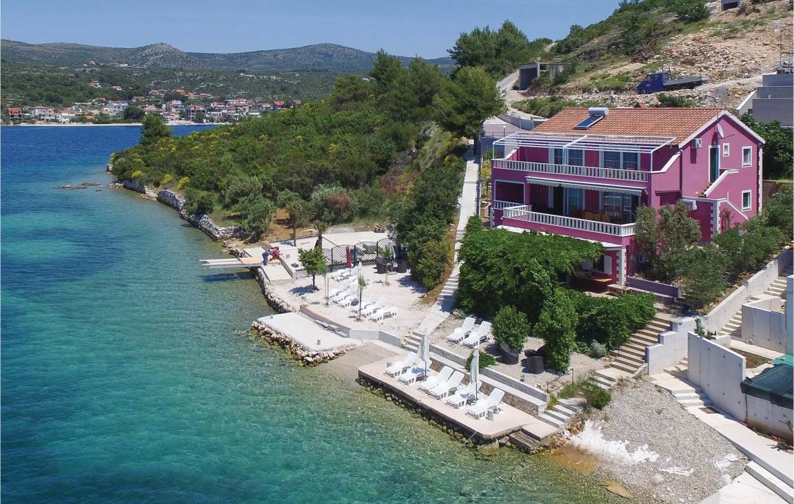 110 M² Apartment ∙ 4 Bedrooms ∙ 10 Guests - Sevid