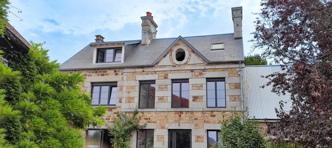 170 M² Gîte ∙ 6 Chambres ∙ 12 Personnes - Genêts