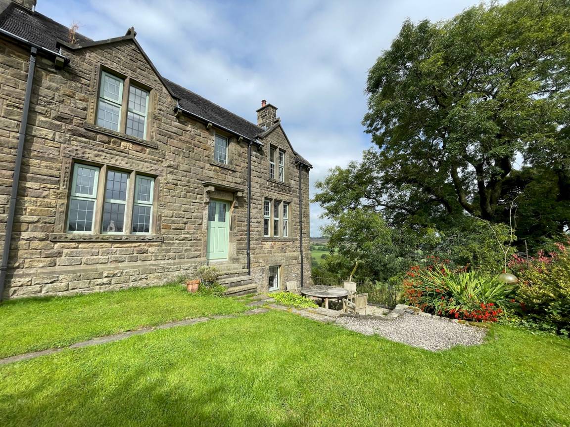 149 M² House ∙ 3 Bedrooms ∙ 6 Guests - Leek