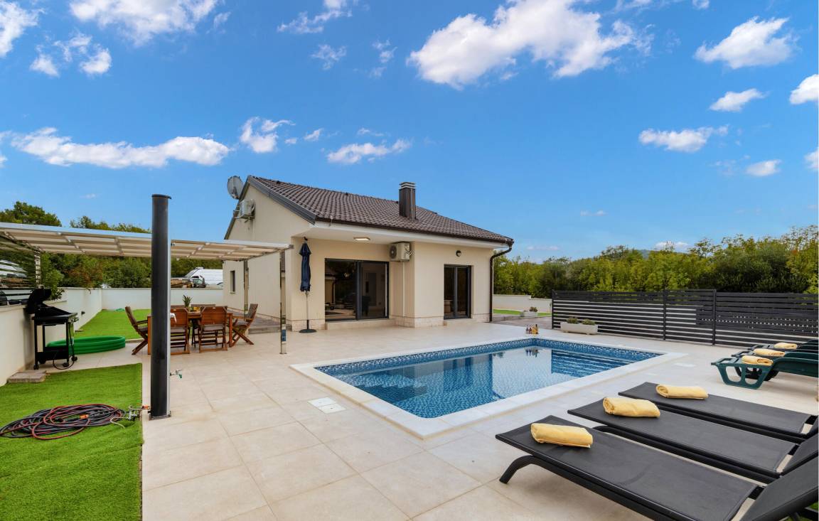 100 M² Ferienhaus ∙ 2 Schlafzimmer ∙ 6 Gäste - Šibenik
