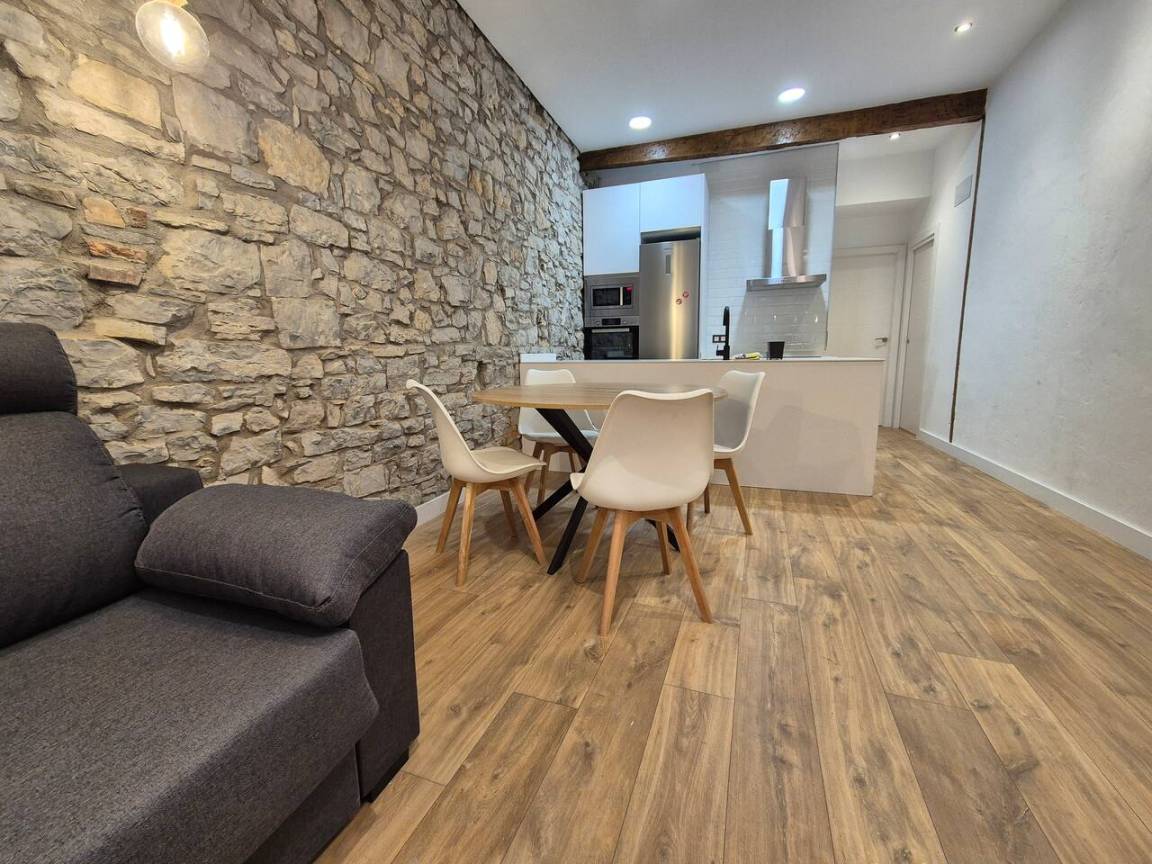 115 M² Apartamento ∙ 4 Habitaciones ∙ 9 Huéspedes - Gijón