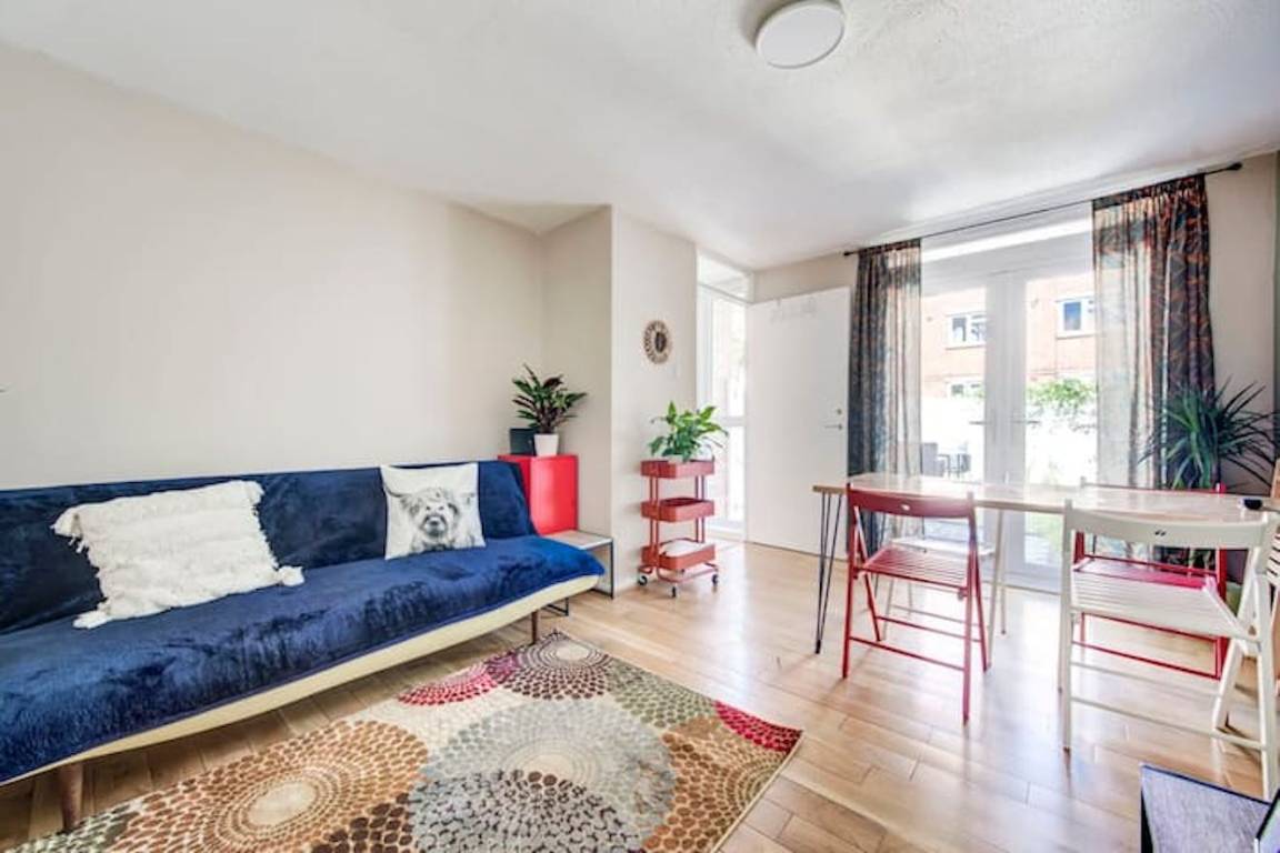 79 M² House ∙ 2 Bedrooms ∙ 4 Guests - Bromley