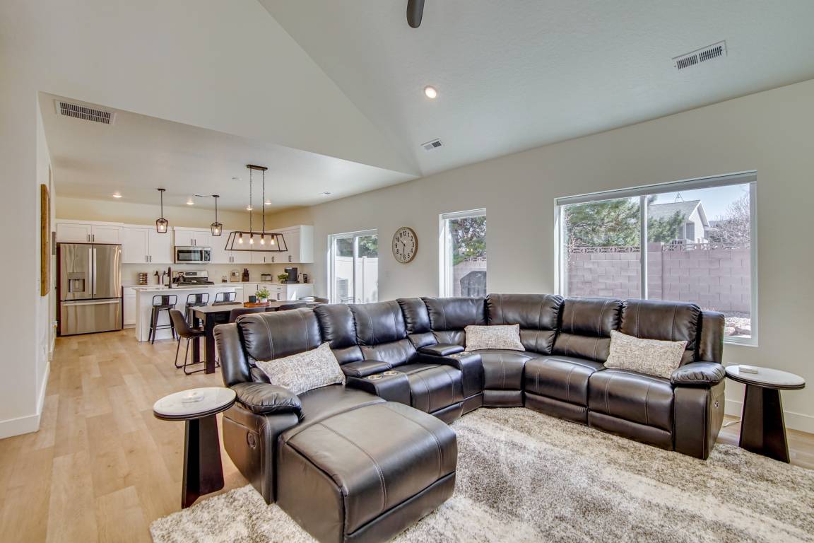 195 M² Apartment ∙ 5 Bedrooms ∙ 10 Guests - Cedar City, UT