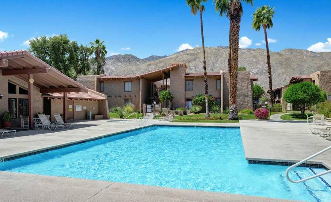 Ferienhaus ∙ 2 Schlafzimmer ∙ 4 Gäste - Palm Springs, CA