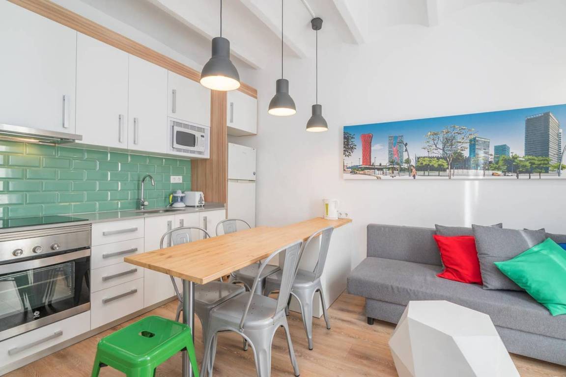 65 M² Apartamento ∙ 2 Habitaciones ∙ 4 Huéspedes - L'Hospitalet de Llobregat