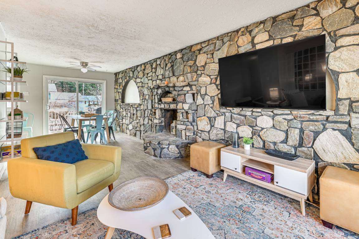 142 M² House ∙ 3 Bedrooms ∙ 6 Guests - Saratoga Springs, NY