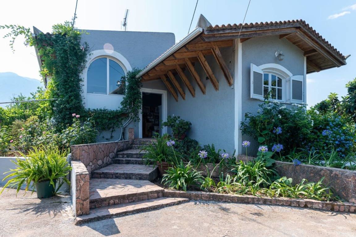 House ∙ 3 Bedrooms ∙ 6 Guests - Каламата