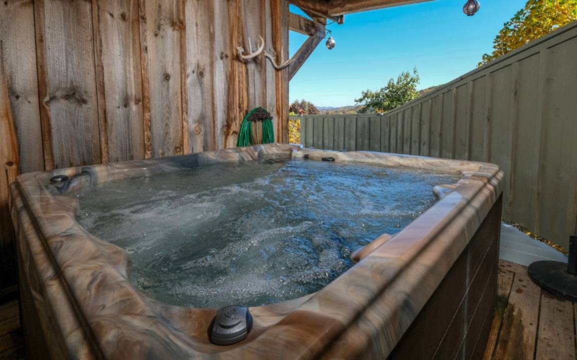 156 M² Cabin ∙ 1 Bedroom ∙ 6 Guests - Gatlinburg, TN