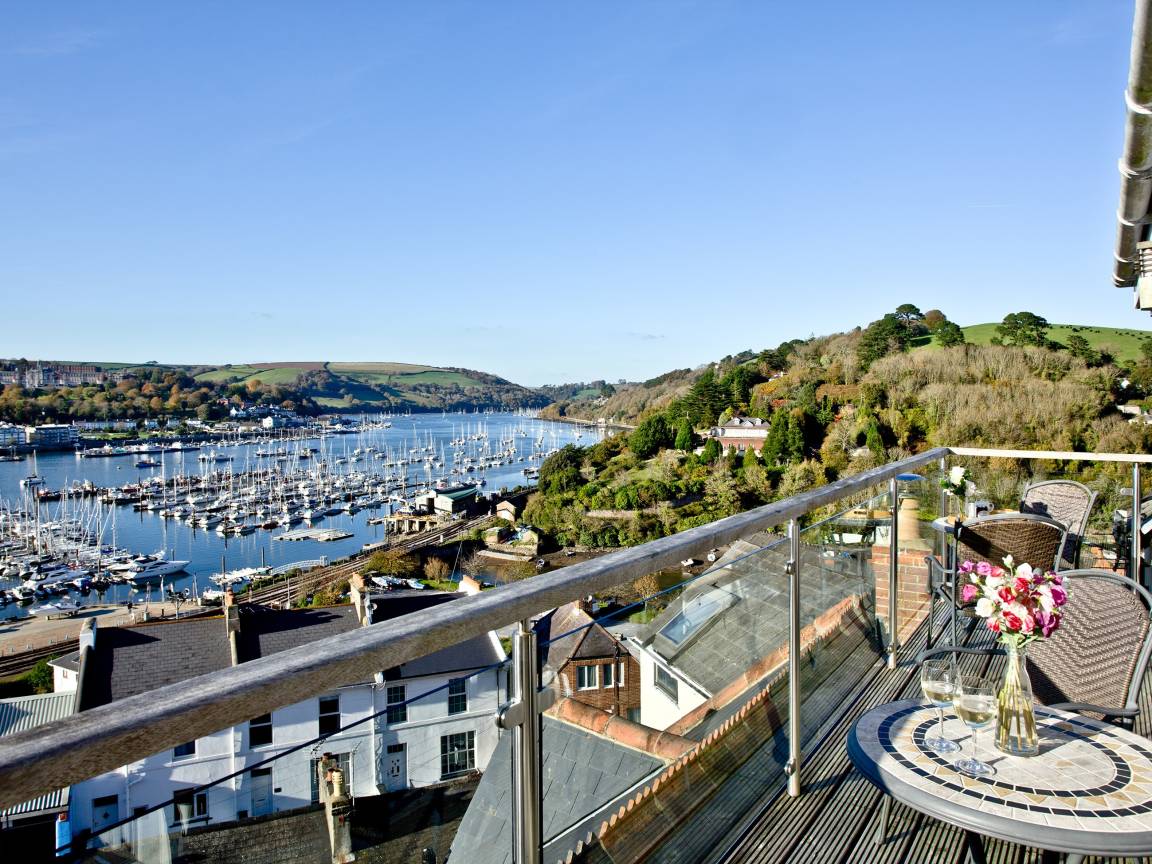 Cottage ∙ 2 Bedrooms ∙ 4 Guests - Dartmouth