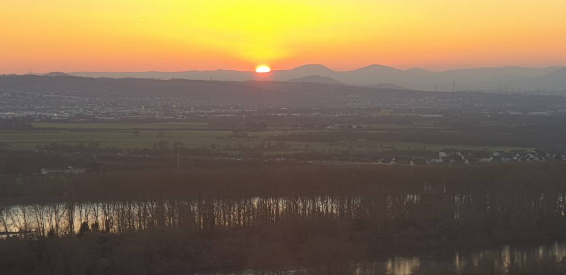120 M² Ferienhaus ∙ 3 Schlafzimmer ∙ 6 Gäste - Neuwied
