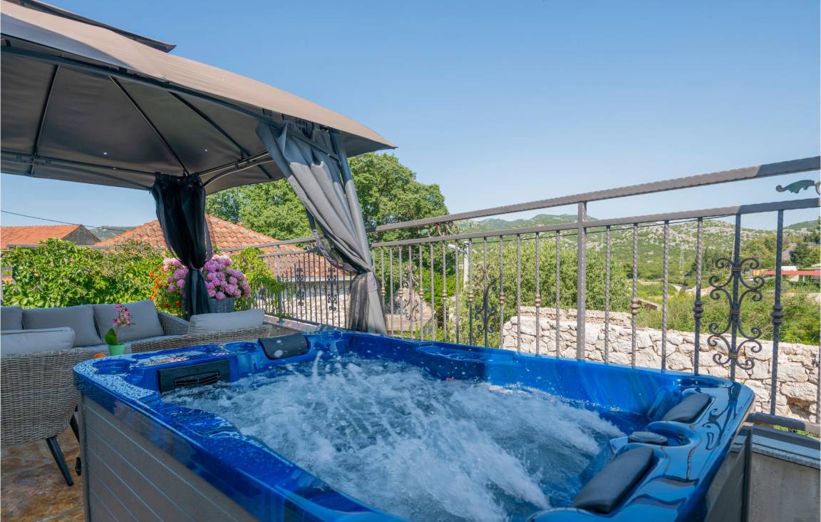 111 M² Maisonette ∙ 3 Bedrooms ∙ 7 Guests - Ploče