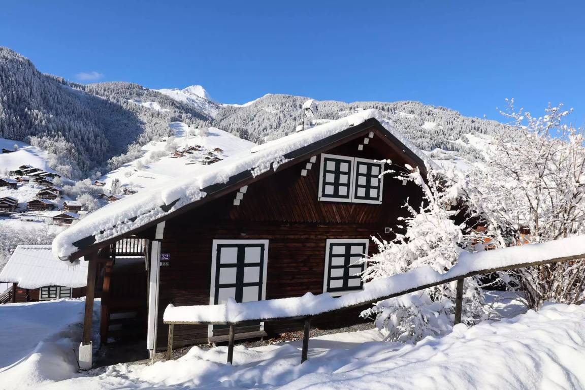 100 M² Chalet ∙ 4 Bedrooms ∙ 9 Guests - Areches Beaufort