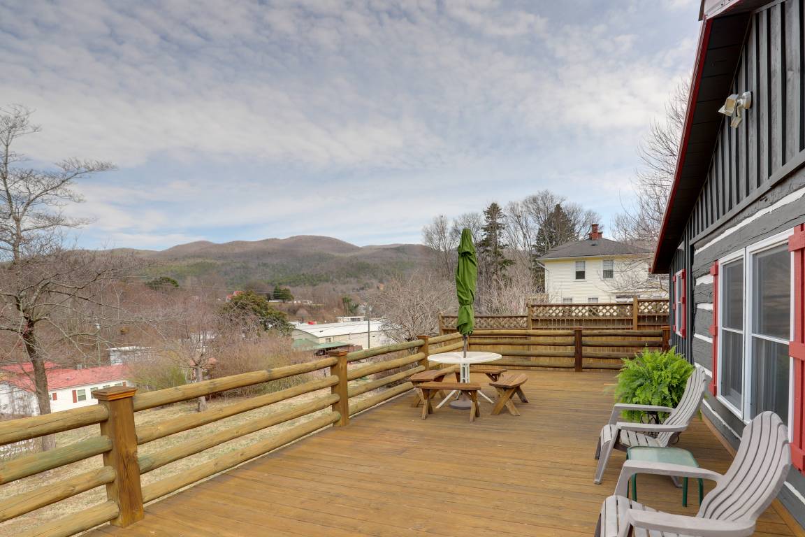 53 M² Apartamento ∙ 2 Huéspedes - Hot Springs, NC