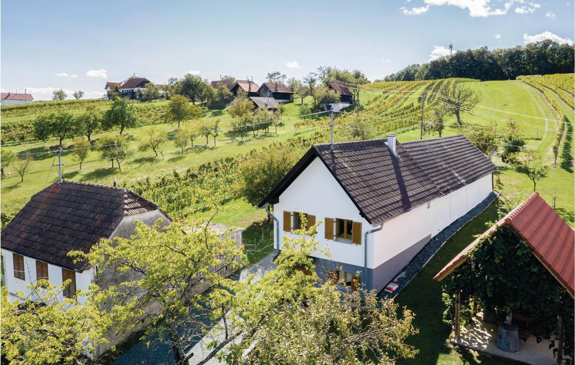 58 M² House ∙ 2 Bedrooms ∙ 6 Guests - Szombathely