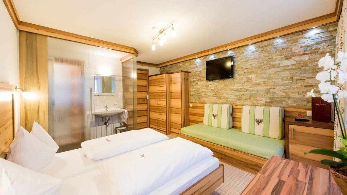 63 M² Ferienwohnung ∙ 2 Schlafzimmer ∙ 4 Gäste - Elbigenalp