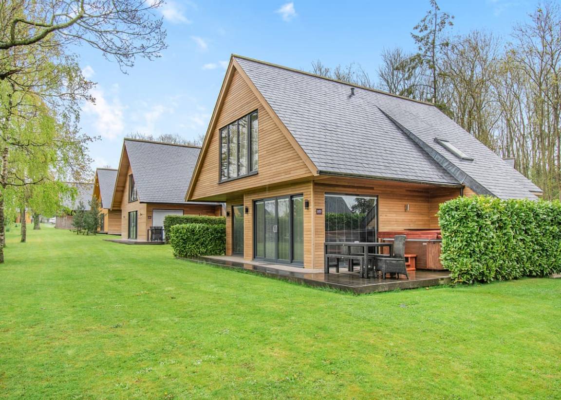 Chalet ∙ 4 Bedrooms ∙ 8 Guests - Yorkshire