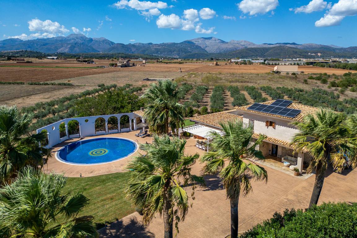 200 M² House ∙ 4 Bedrooms ∙ 8 Guests - Sa Pobla