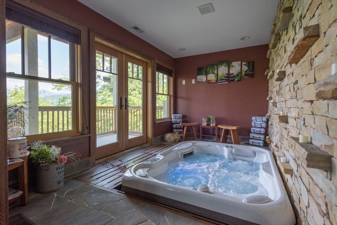 158 M² House ∙ 3 Bedrooms ∙ 6 Guests - Black Mountain, NC
