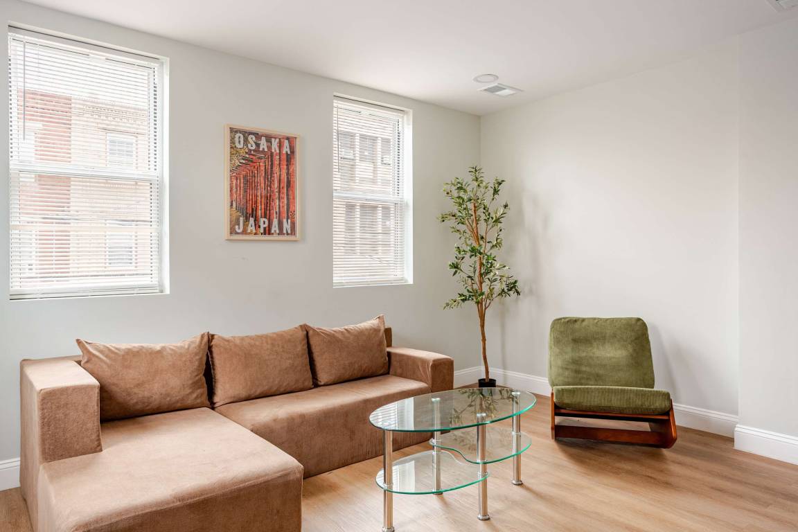 Apartment ∙ 2 Bedrooms ∙ 4 Guests - Camden, NJ
