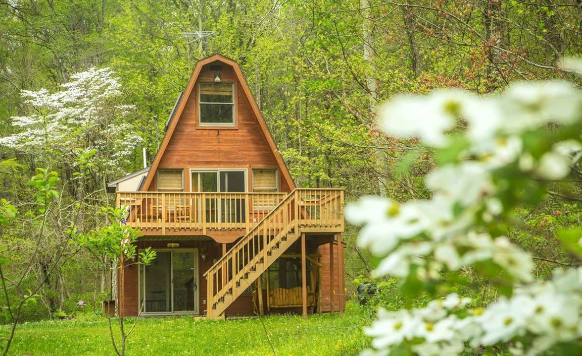 Cabin ∙ 2 Bedrooms ∙ 4 Guests - Laurelville, OH
