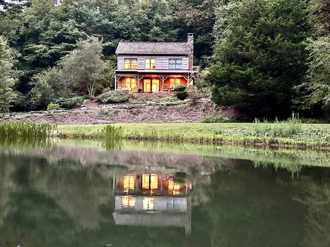 214 M² House ∙ 4 Bedrooms ∙ 10 Guests - Hendersonville, NC