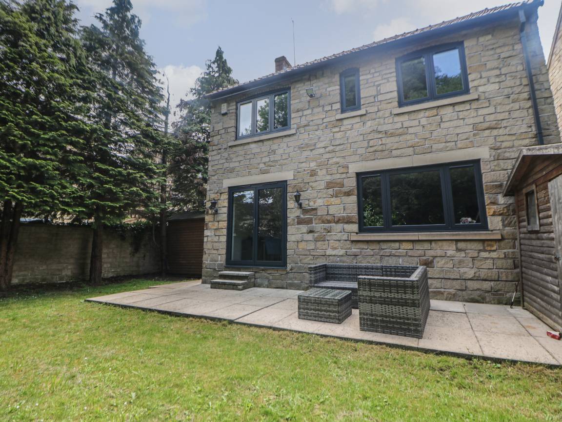 Cottage ∙ 4 Bedrooms ∙ 7 Guests - Chesterfield
