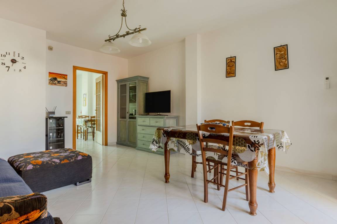 100 M² Apartamento ∙ 3 Habitaciones ∙ 6 Huéspedes - Cagliari