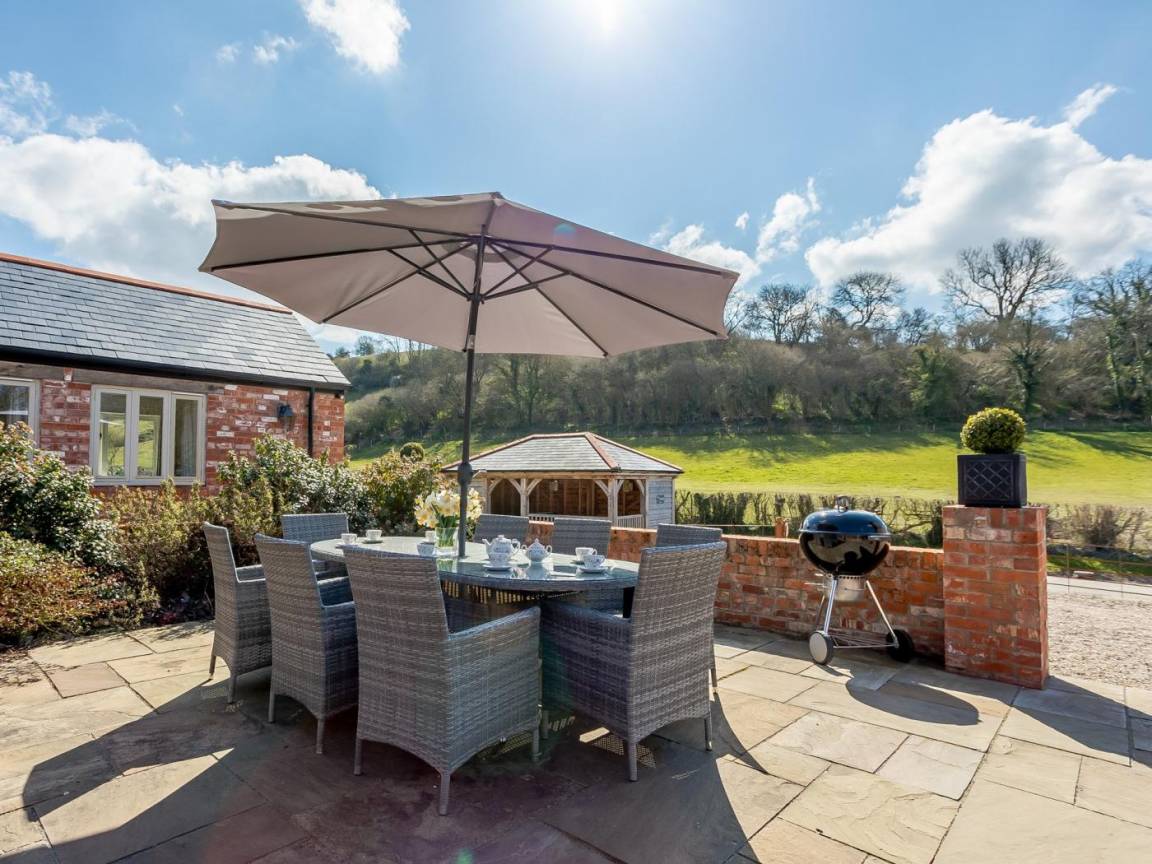 Cottage ∙ 4 Bedrooms ∙ 8 Guests - Dorchester