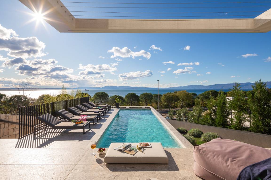 200 M² Villa ∙ 4 Makuuhuonetta ∙ 8 Vierasta - Fiume (Croazia)