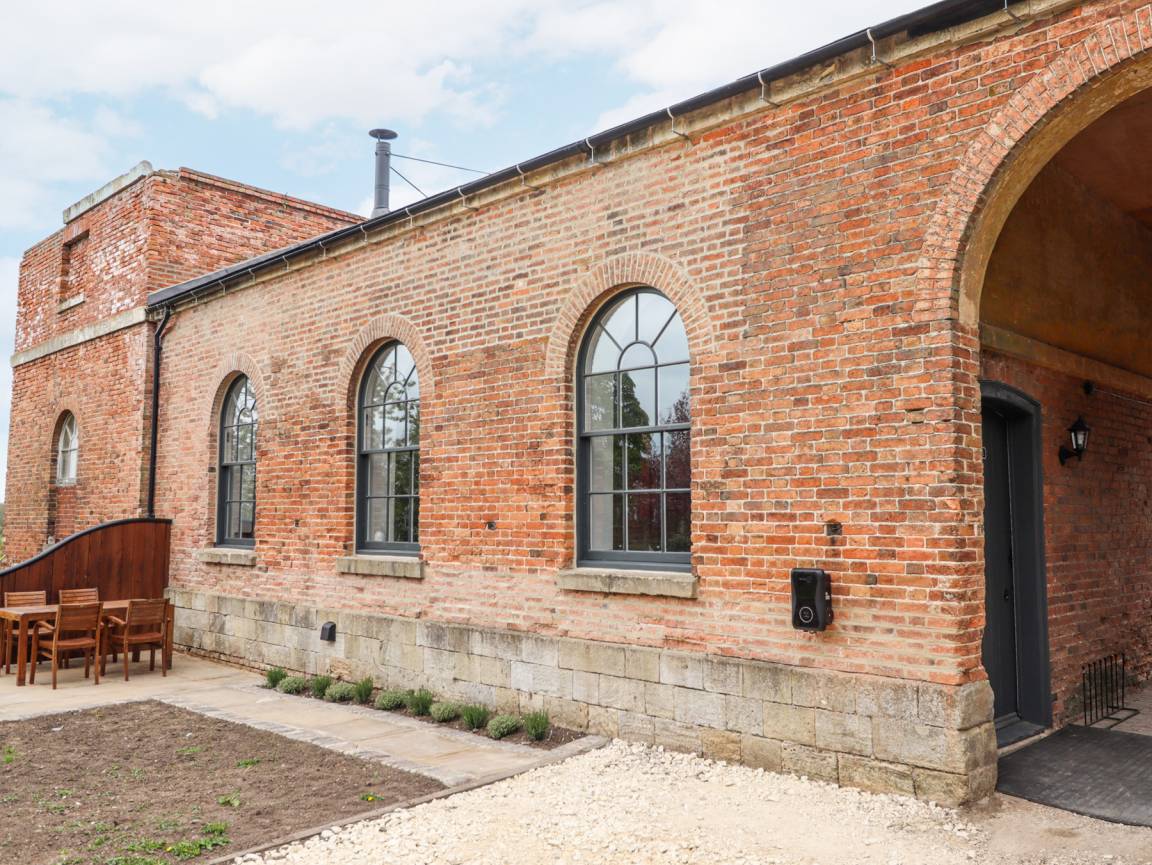 Cottage ∙ 2 Bedrooms ∙ 4 Guests - Retford