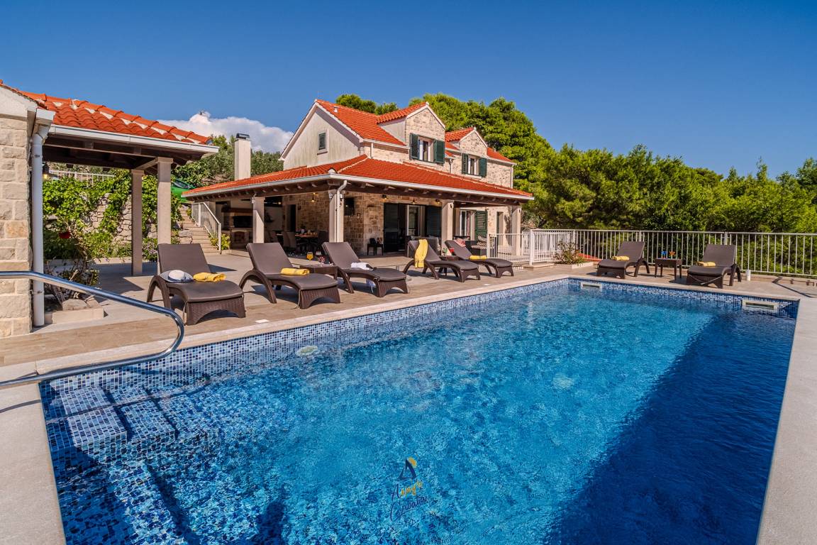 163 M² Villa ∙ 4 Schlafzimmer ∙ 10 Gäste - Milna