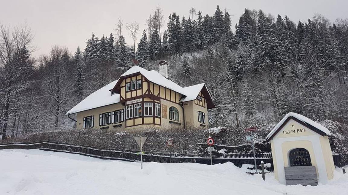 Ferienhaus ∙ 5 Schlafzimmer ∙ 10 Gäste - Semmering