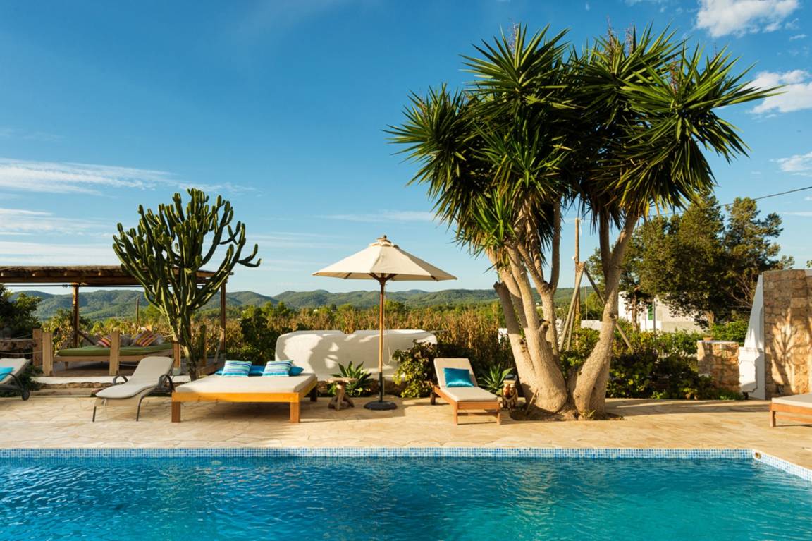 Villa ∙ 4 Bedrooms ∙ 8 Guests - Ibiza