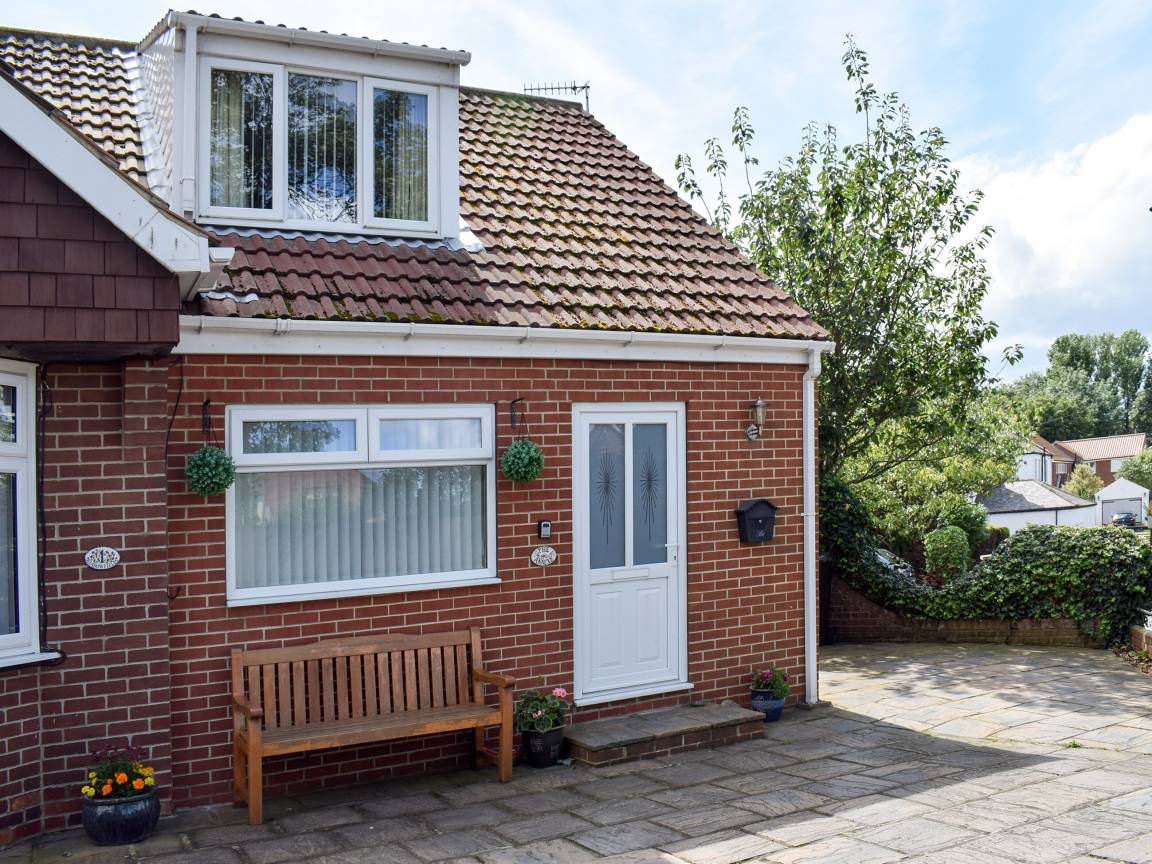 Cottage ∙ 2 Bedrooms ∙ 4 Guests - Sandsend