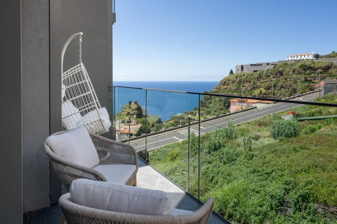 99 M² Apartment ∙ 2 Bedrooms ∙ 4 Guests - Estreito da Calheta